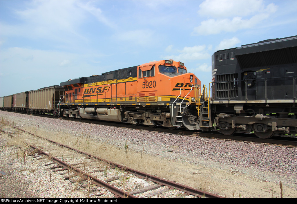 BNSF 5920